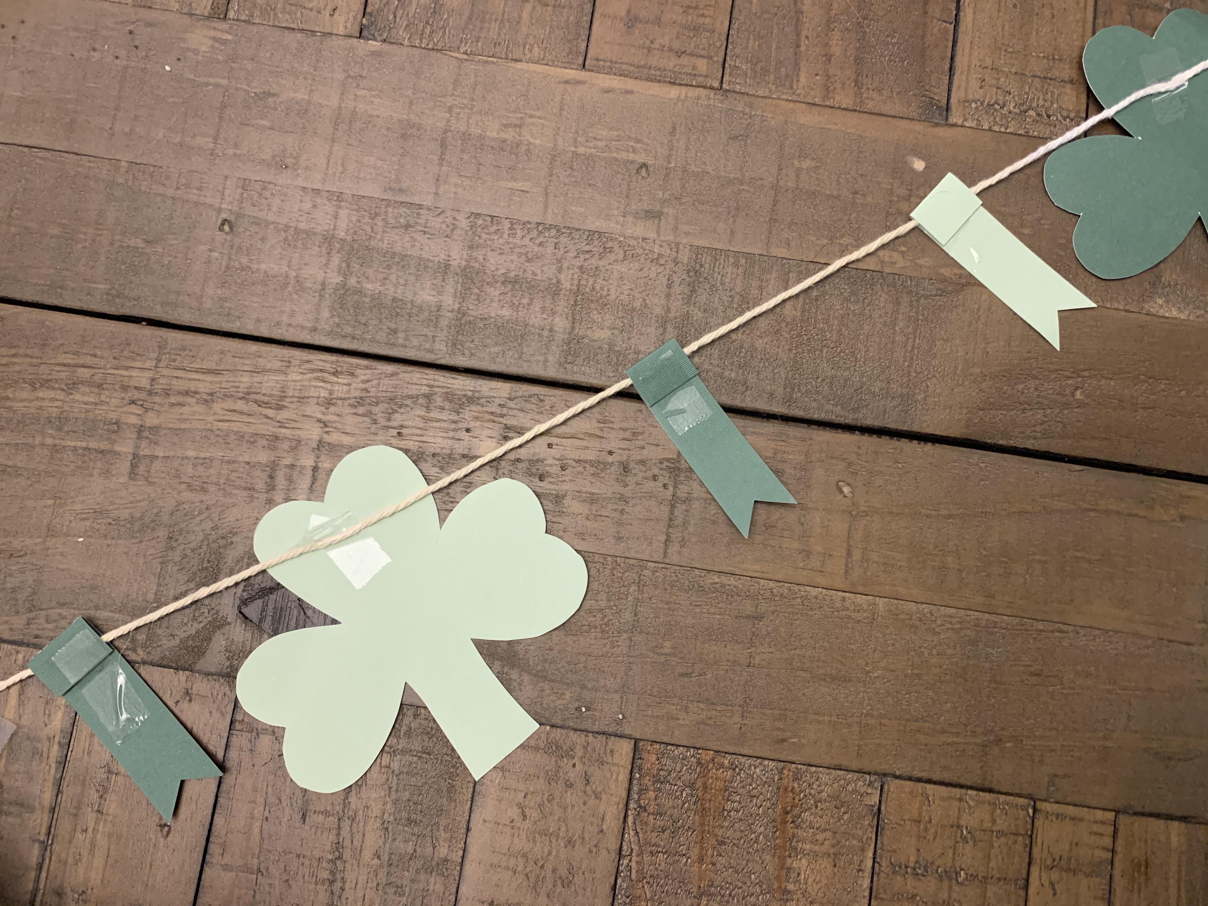 Easy DIY St. Patrick’s Day Garland - It's a Lockhart Life